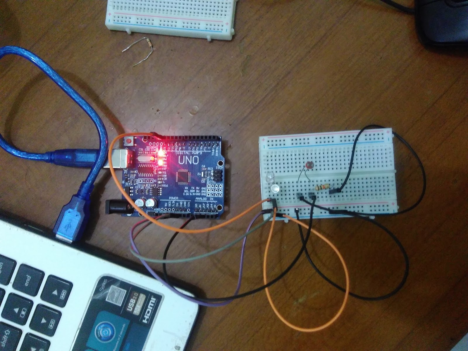 Membuat Sensor Cahaya menggunakan LDR dan Arduino Uno | Mechatronic Leonardo