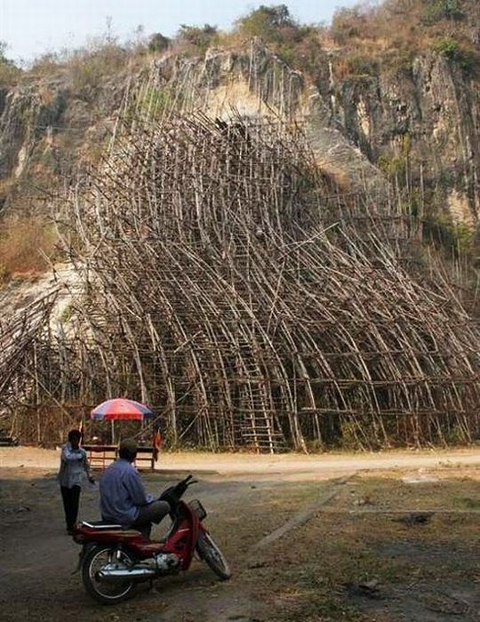 Entertainment Mood: Extreme Scaffolding