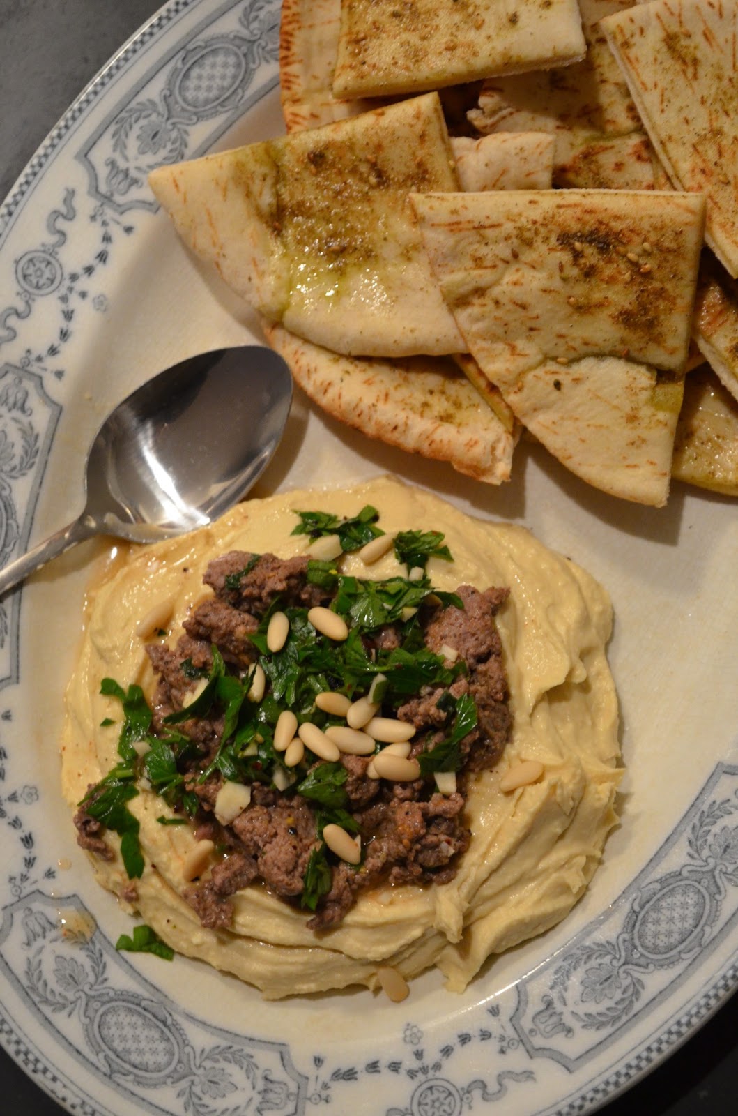 amour fou(d): hummus kawarma (with lamb).