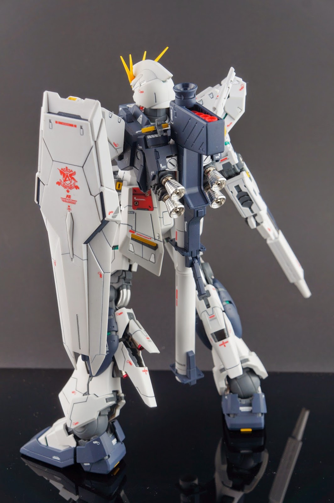 Mecha Junkyardz: MG RX-93-2 NU Gundam