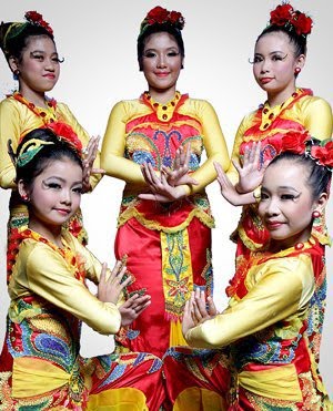 InfoBisnisPapaMama: Indonesia Mencari Bakat season 1