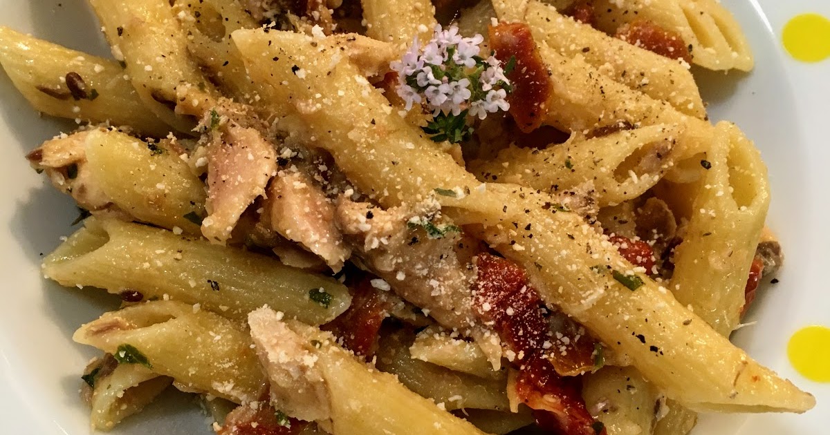 Sfizi e capricci ............ by lauretta: Pasta con sgombro e pomodori ...