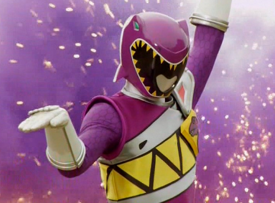 Reveladas as duas identidades do Ranger Violeta