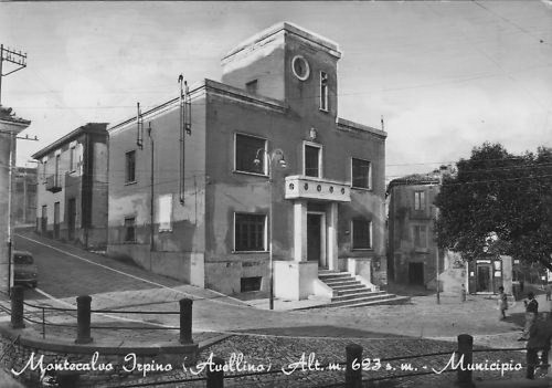 Montecalvo e dintorni...: Montecalvo Irpino in cartolina.