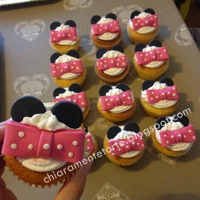 CHIARAmente...Torte!: Cupcakes decorati con Minnie, Walt Disney Muffin!