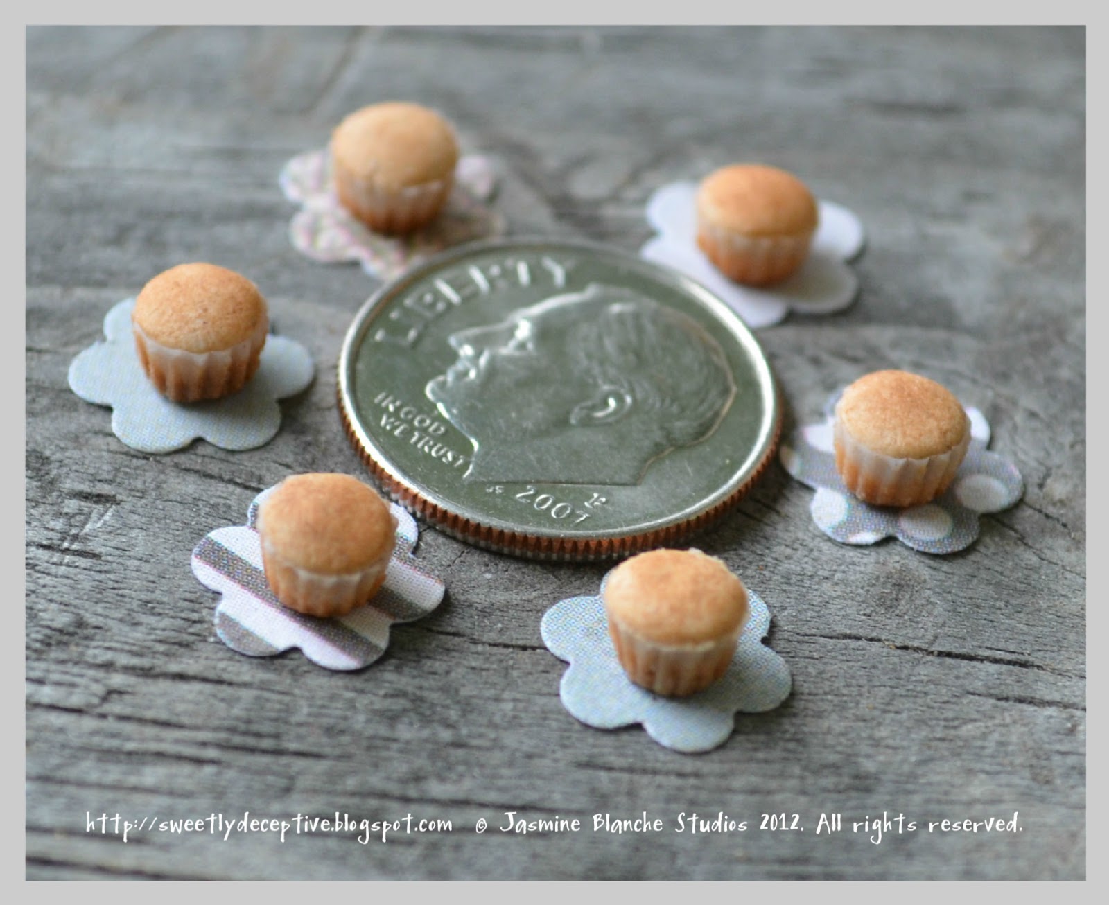 sweetly deceptive: 1/12 scale Dollhouse Miniature Cupcakes