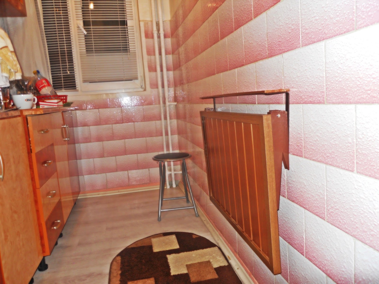 Masa plianta rabatabila pentru bucatarie: Imagini