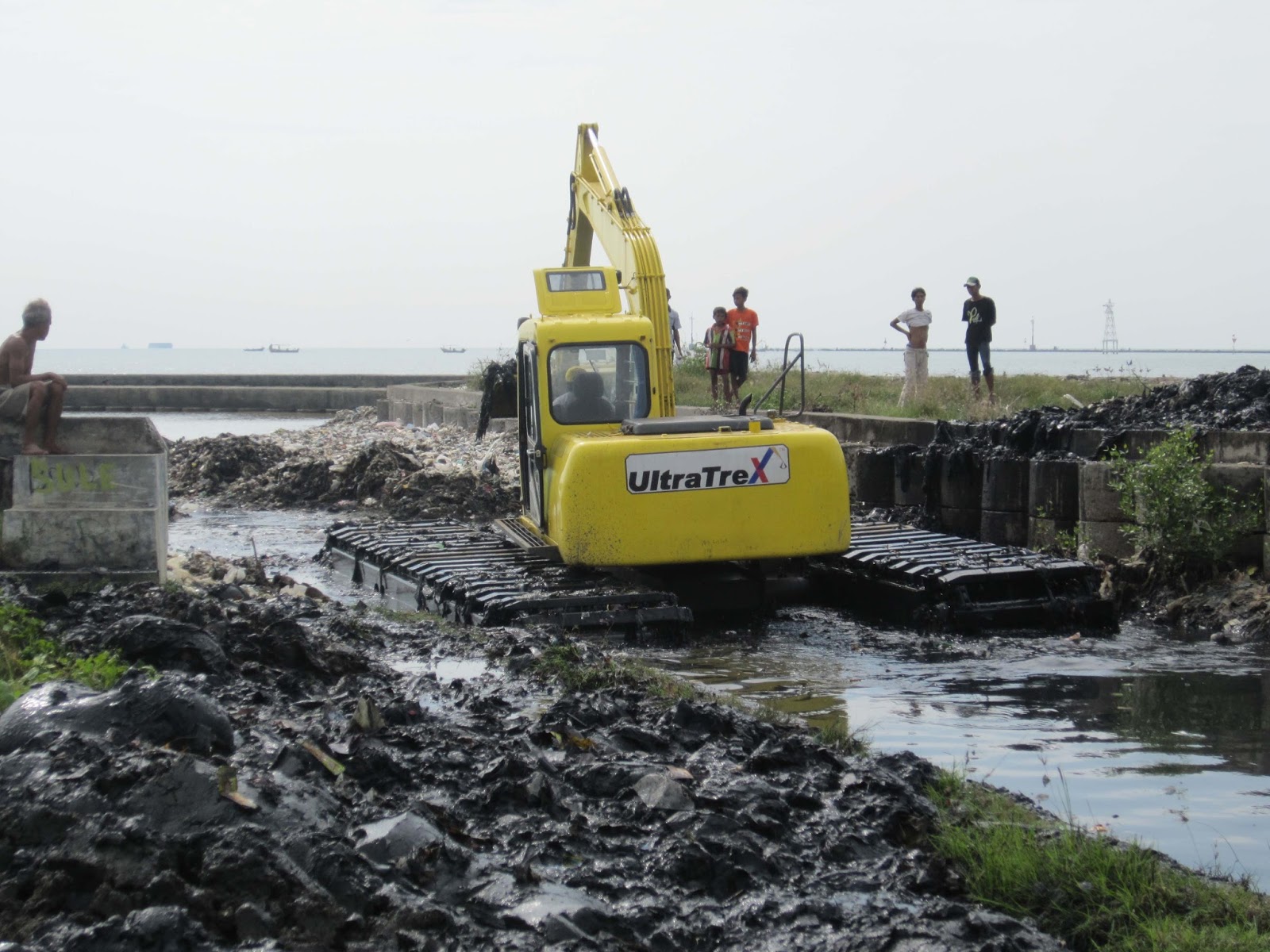 Amphibious Excavator