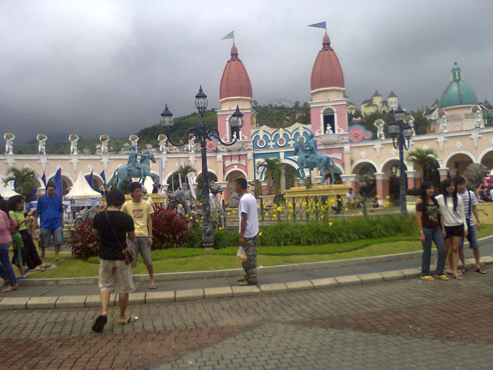Penulis Imajinasi..: [TRAVELLING] Taman Bunga Nusantara - Hijaunya Alam..