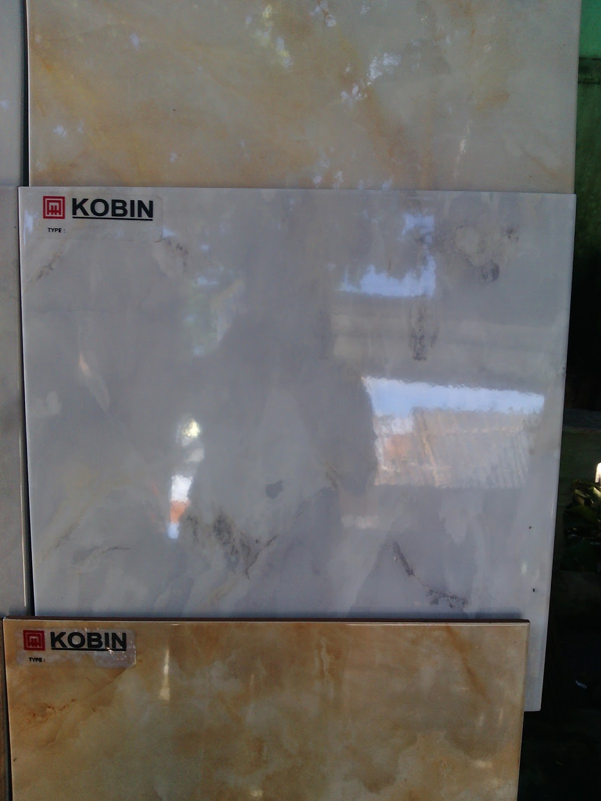 Keramik Kobin 50cm x 50cm - GRANIT DAN KERAMIK TERMURAH LAMPUNG