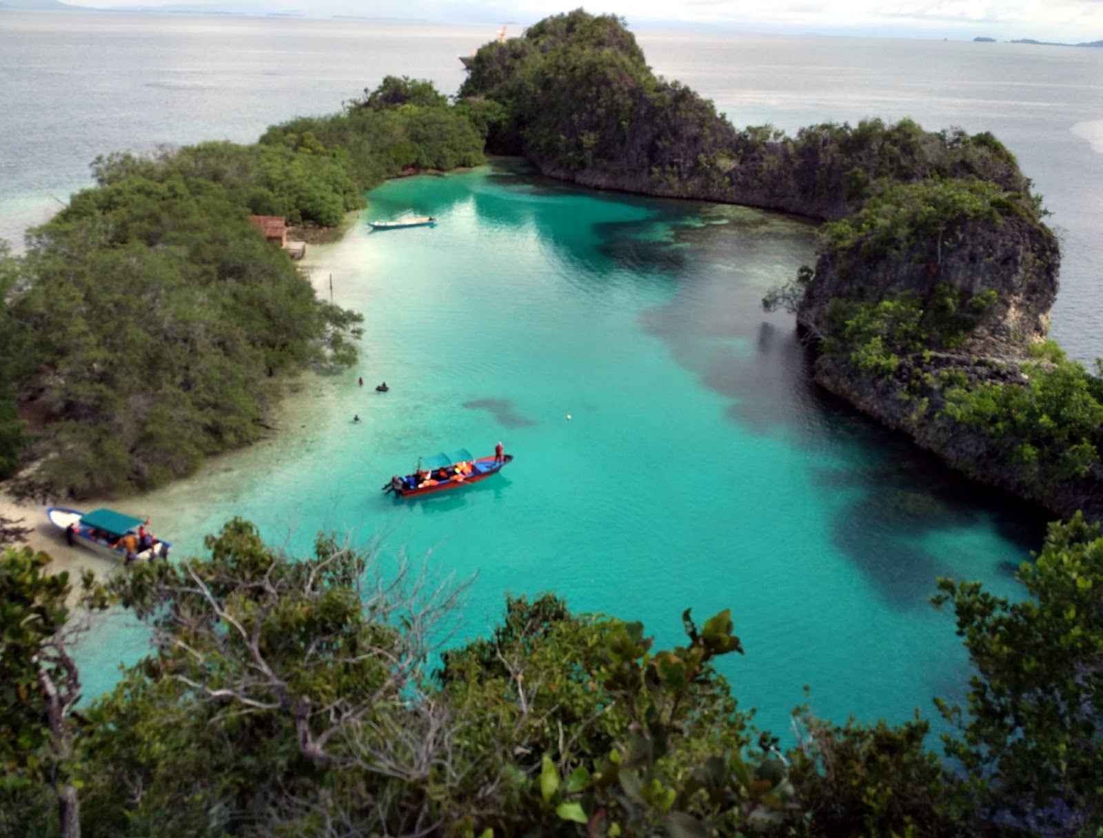 Holiday Destination: Kecantikan Laguna di Pulau Rufas yang hanya ada Di ...