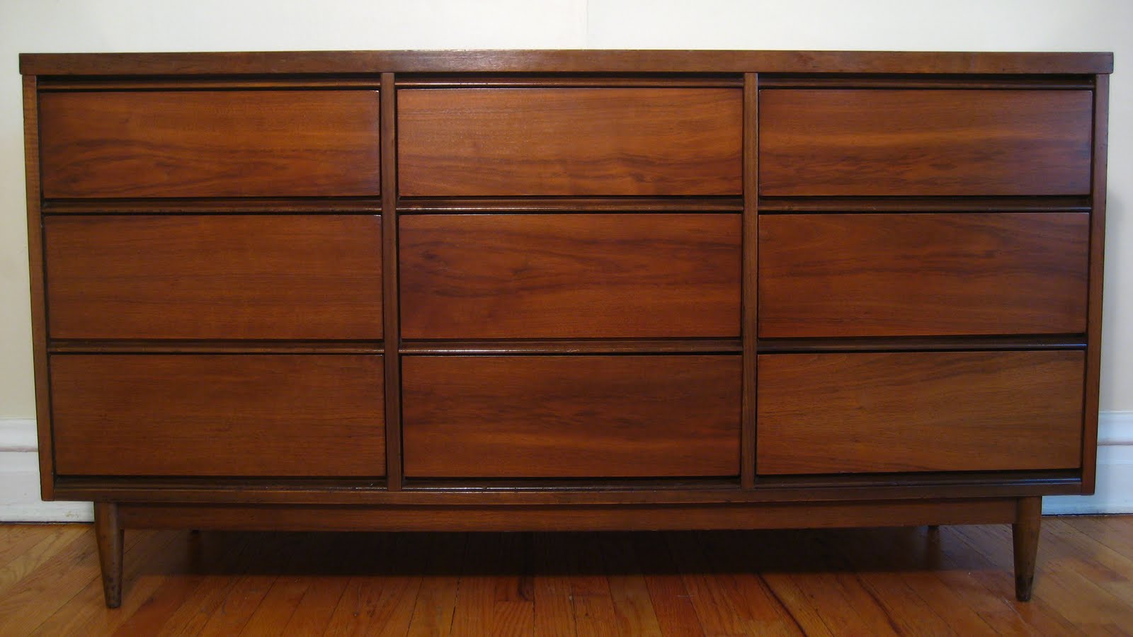flatout design: 9 Drawer Dresser