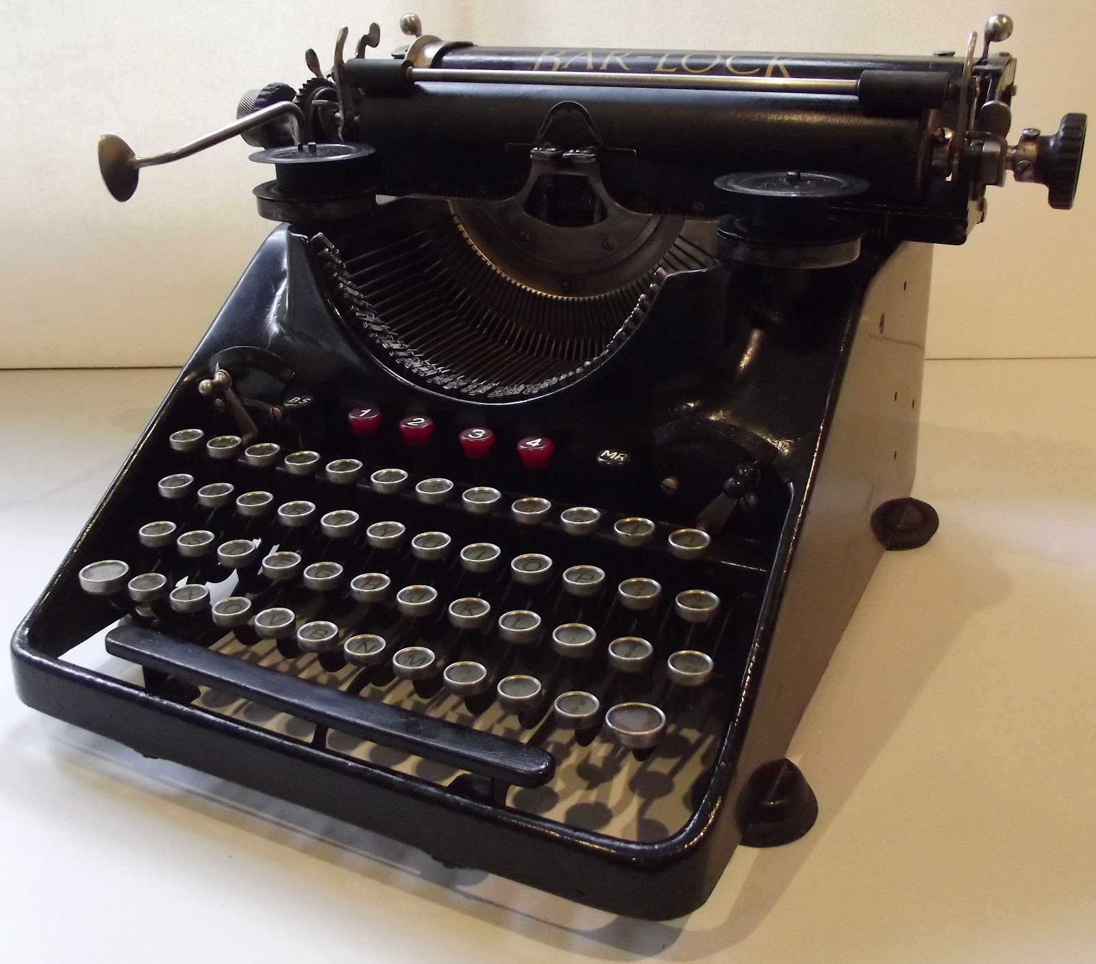 oz.Typewriter: The Bar-Lock Portable Typewriter
