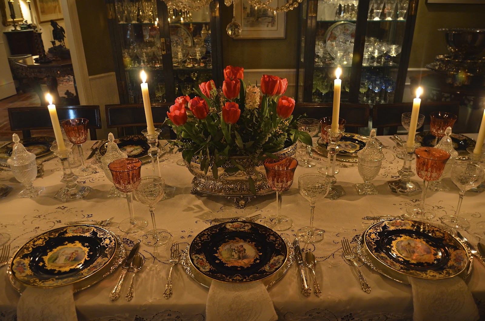 Family Style - Entertaining Women