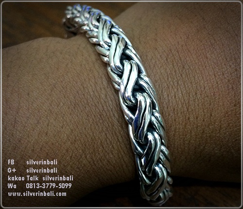 perhiasan aksesoris cowok gelang cowok gelang perak bali borobudur