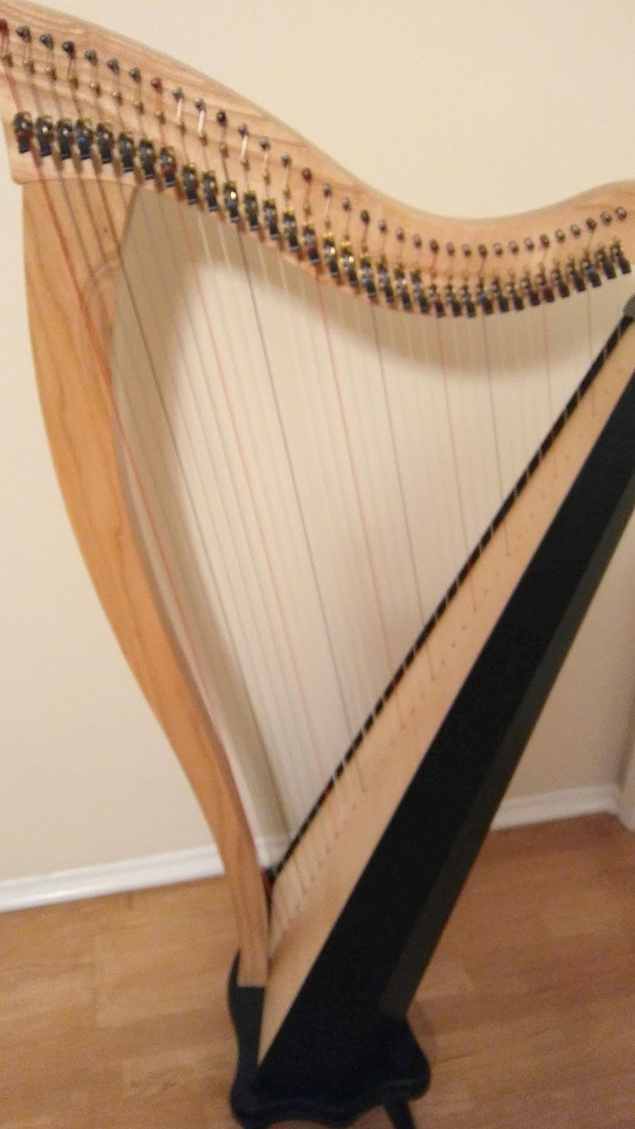 HARP IN LA HARP INFO #2: DUSTY STRINGS RAVENNA 34 W/FULL LEVERS #14685