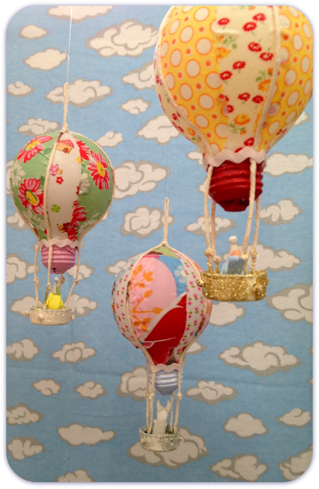 Repurposed Light Bulb Hot Air Balloon DIY
