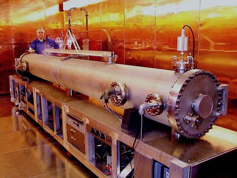 C204 Gravity Distortion Time Displacement Unit: A unidade C204