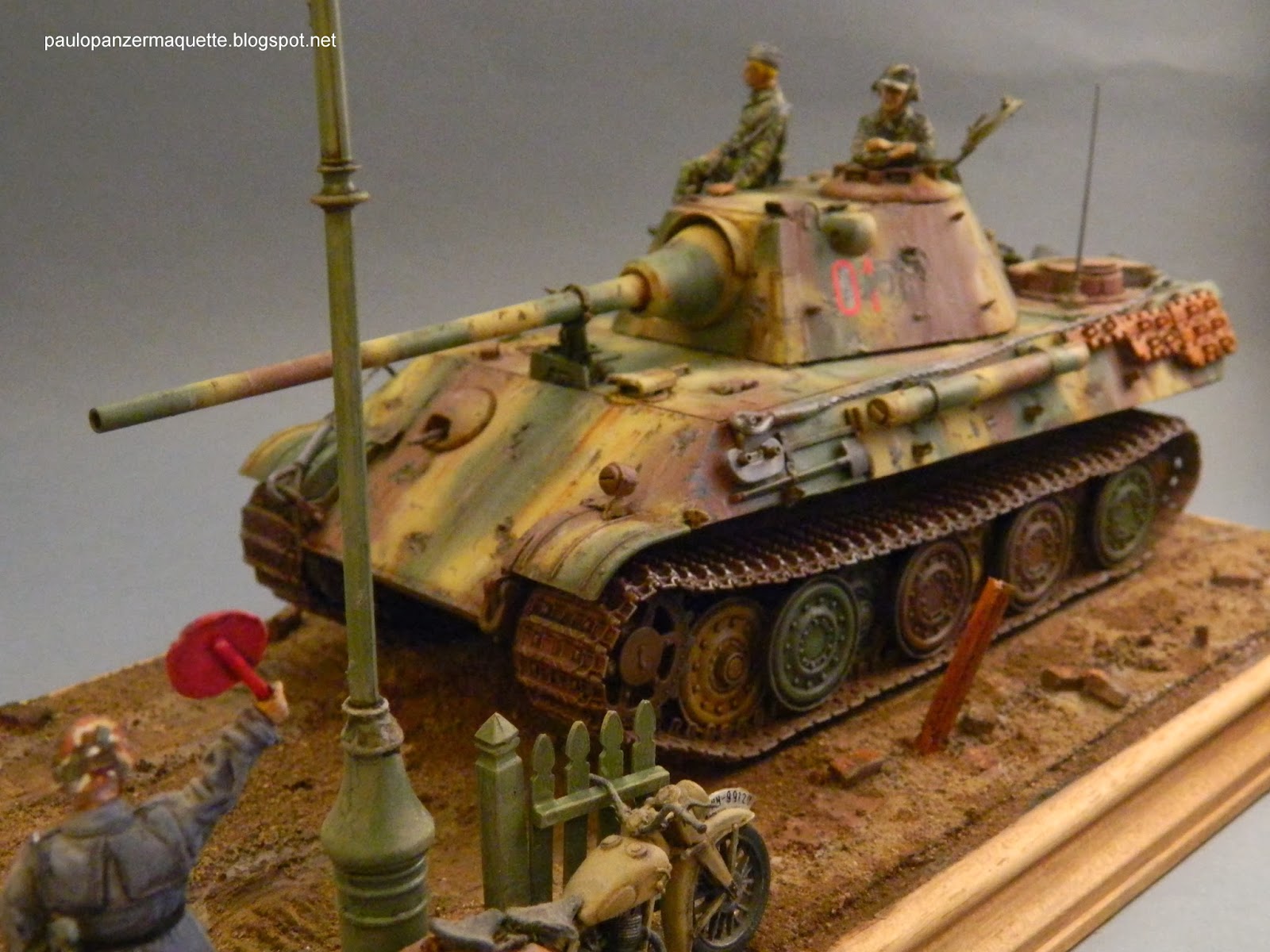 PAULO PANZER MODELLING: Panther F (diorama terminé) Dragon smart kit ...