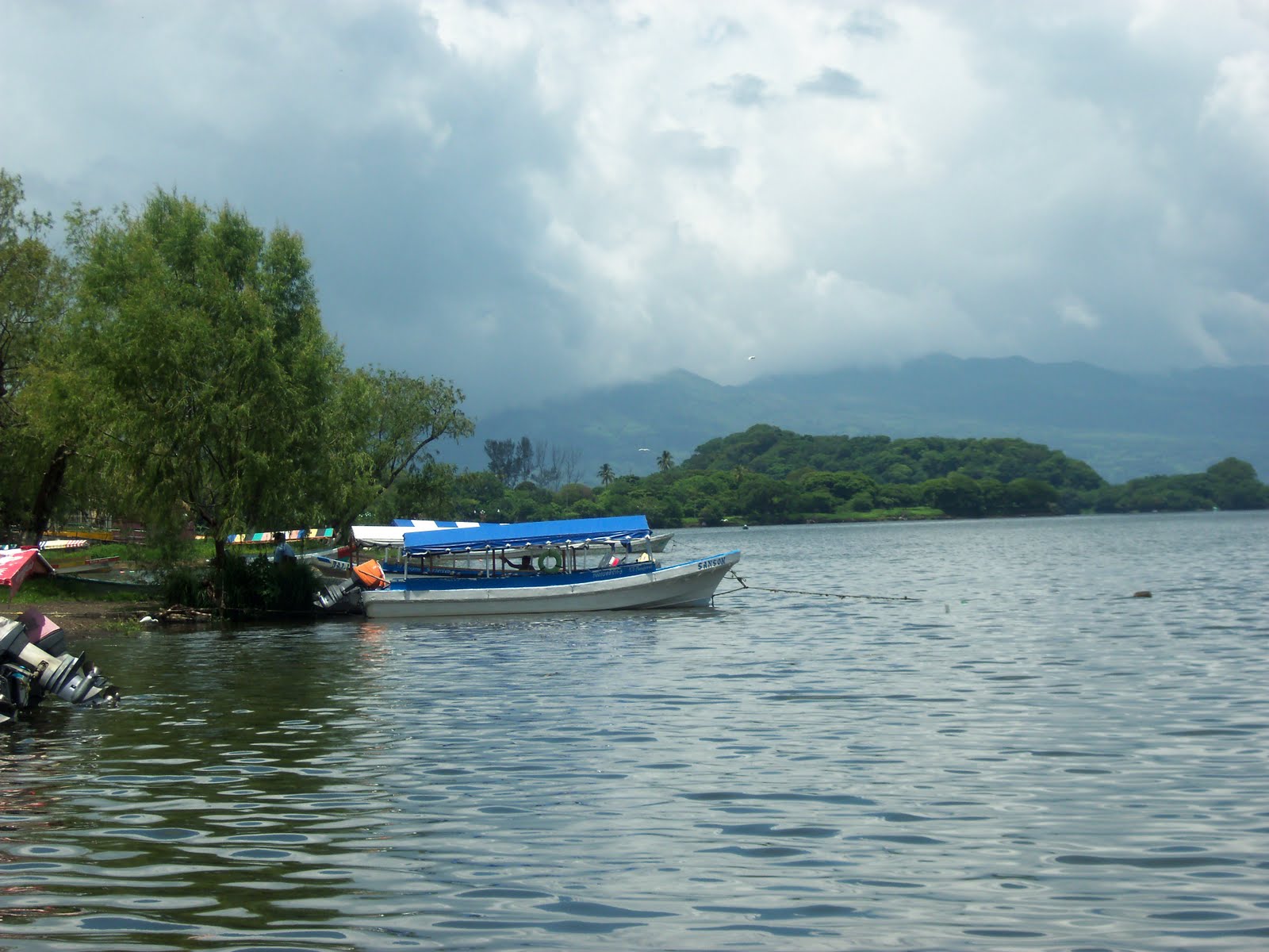 La Sierra Mágica de Los Tuxtlas.: Lago de Catemaco.