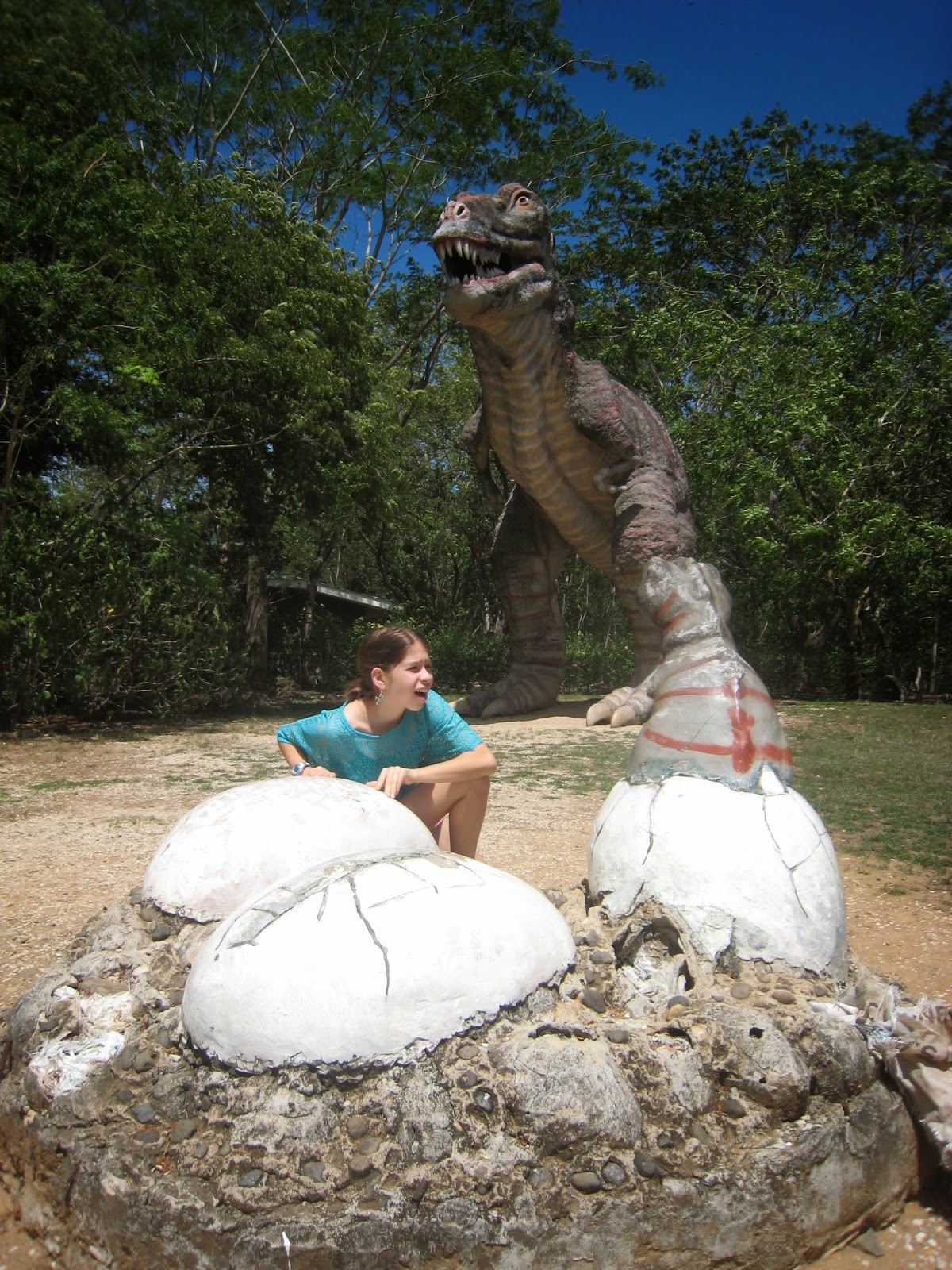 Blatts in Costa Rica: Dinosaurs in Costa Rica?!