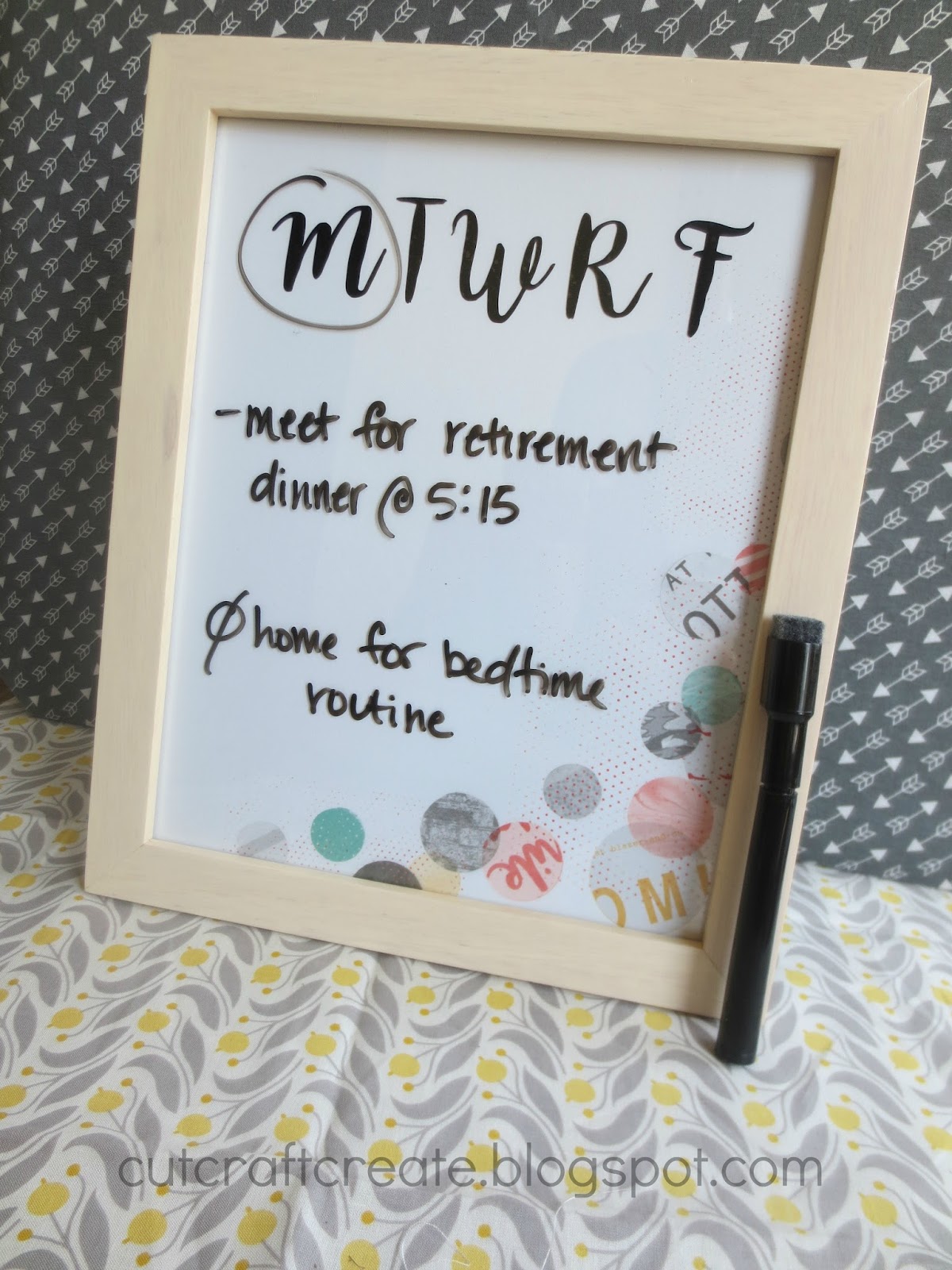 Cut, Craft, Create: DIY Reminder Board {Dry Erase} in minutes!