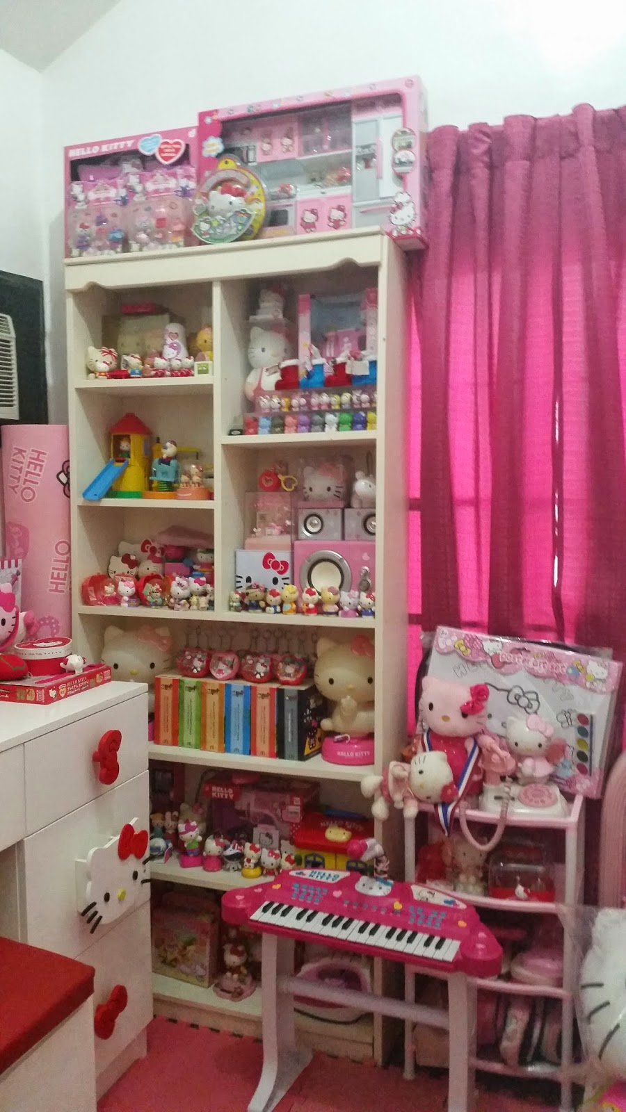 Glimpse Into My Hello Kitty Fantasy!: How to Organize Your Hello Kitty Room