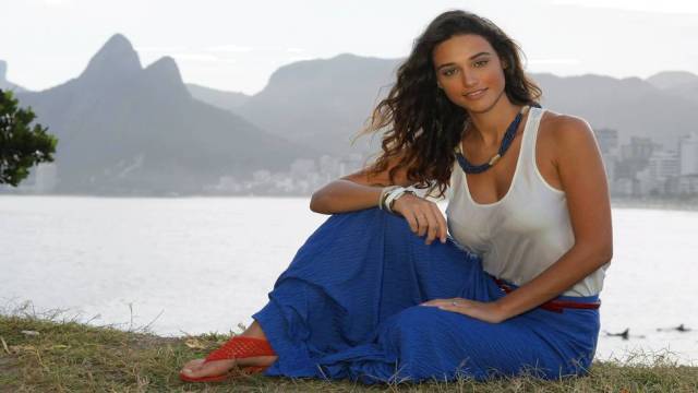 Artistas Fotos Blog: Atriz da Globo Débora Nascimento-Musa da Tv