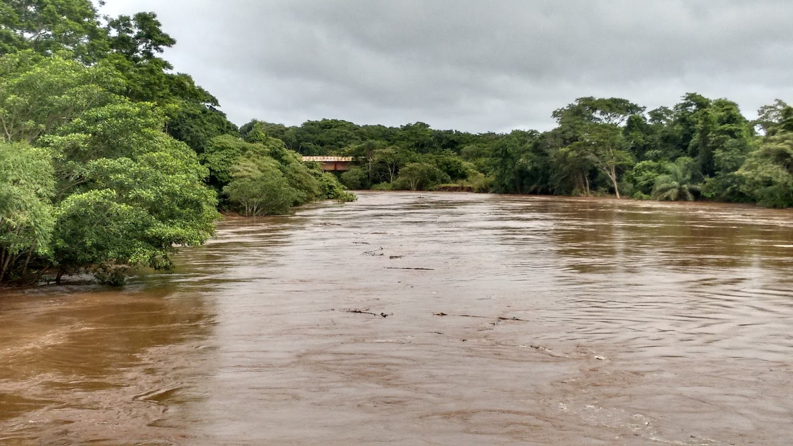 GUIA LOPES DA LAGUNA - MS.: RIO MIRANDA E SANTO ANTONIO ENCHENTE 01/02/2016