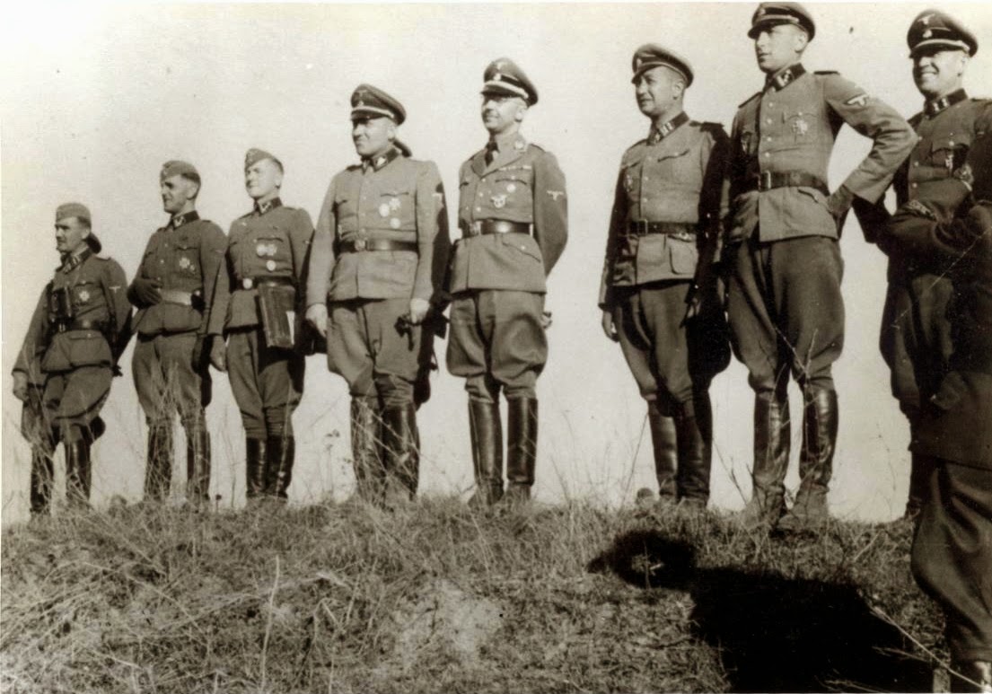 NAZI JERMAN: Foto 3. SS-Panzer-Division "Totenkopf"