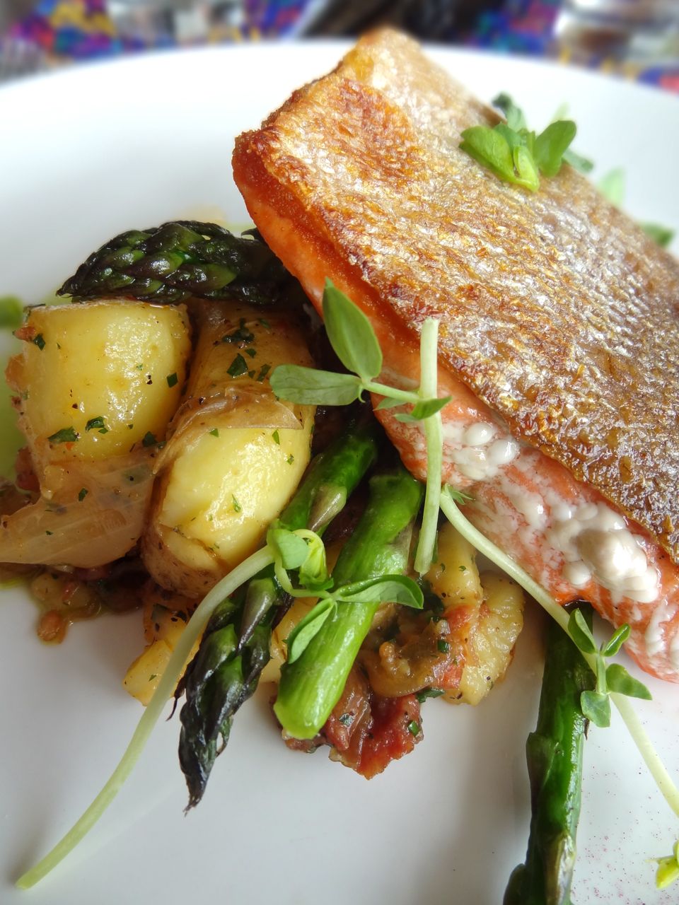 Scrumpdillyicious: Compass Lakeside Grill Overlooking Bronte Marina