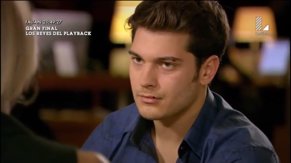 Cagatay Ulusoy The Best: Emir tomando cafe con Aysun El Secreto de Feriha