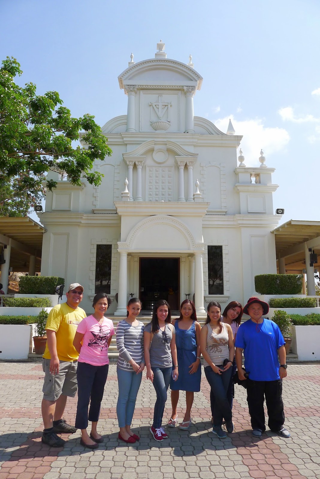 Larga-Bista: Monasterio De Tarlac / Capas National Shrine / Aquino ...