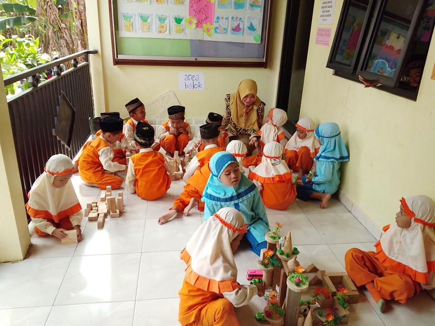 TK Muslimat NU Nidzomiyah: JUARA 1 LOMBA MENYUSUN DENGAN BALOK DI KECAMATAN