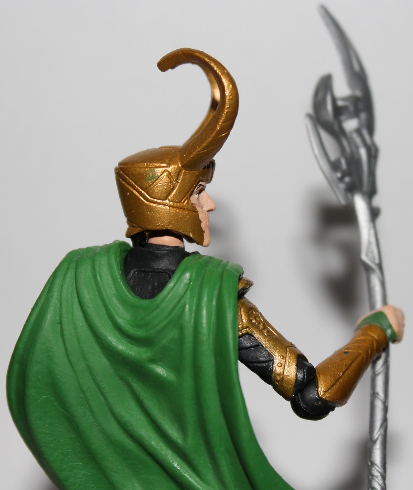 Figuras de Acción A Go-Gó: LOKI (COSMIC SPEAR) (THE AVENGERS: MOVIE SERIES)