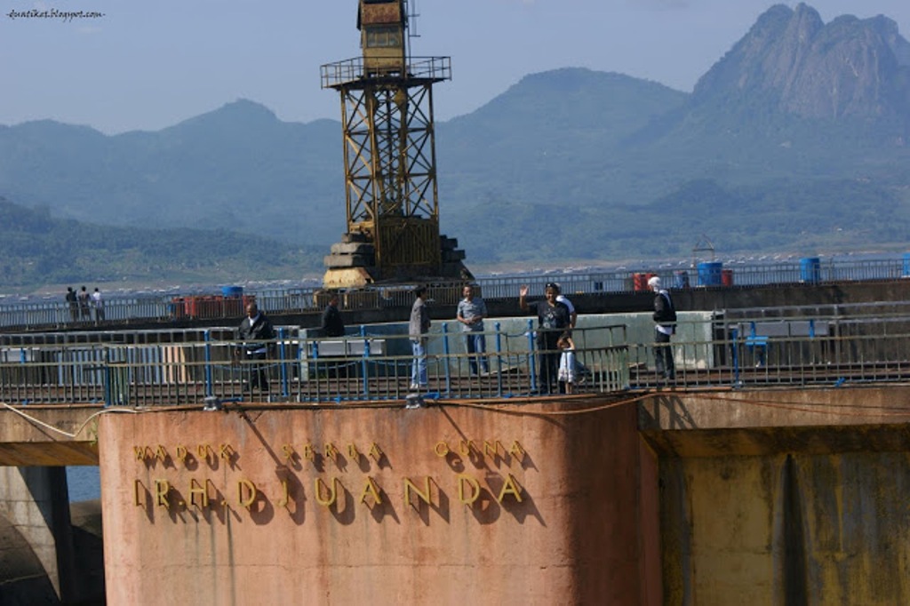 Bendungan Waduk Jatiluhur, Purwakarta, Jawa Barat. | Bendungan Waduk di ...