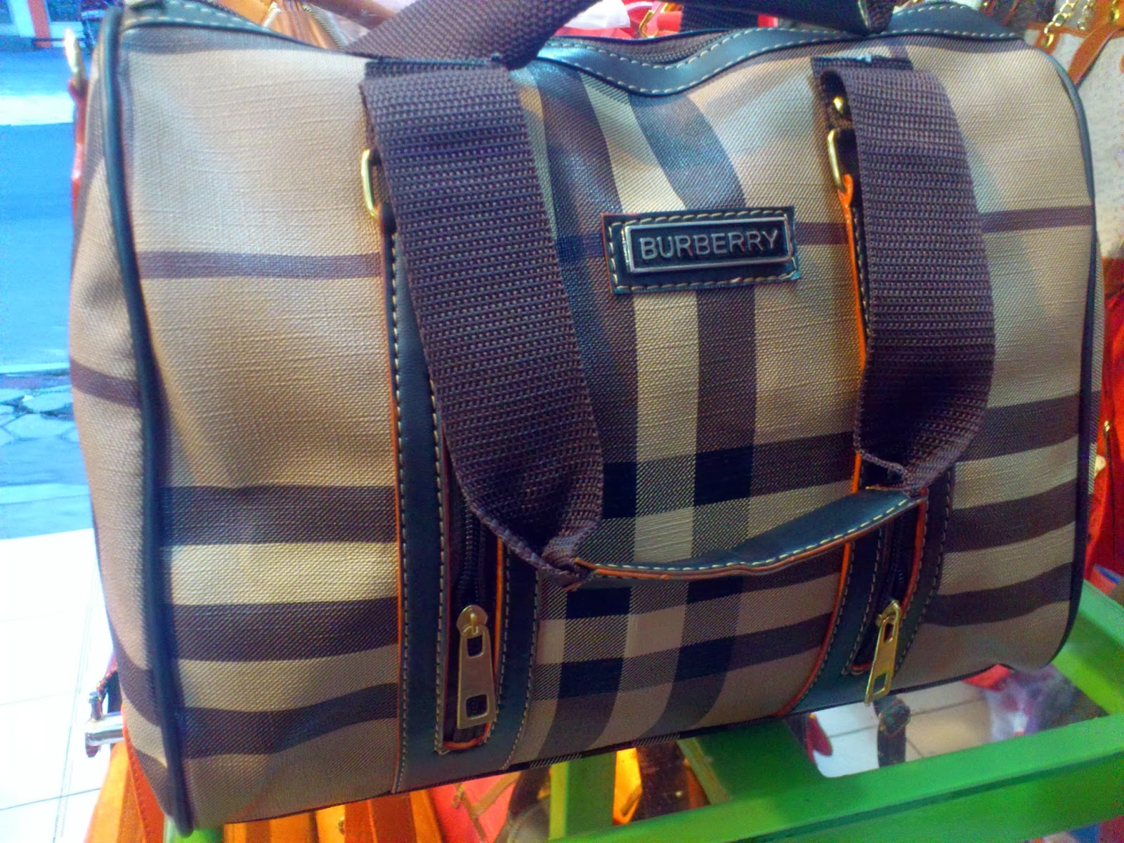 [ID = T002BS] Tas Burberry Silindris - Shoppa Collection