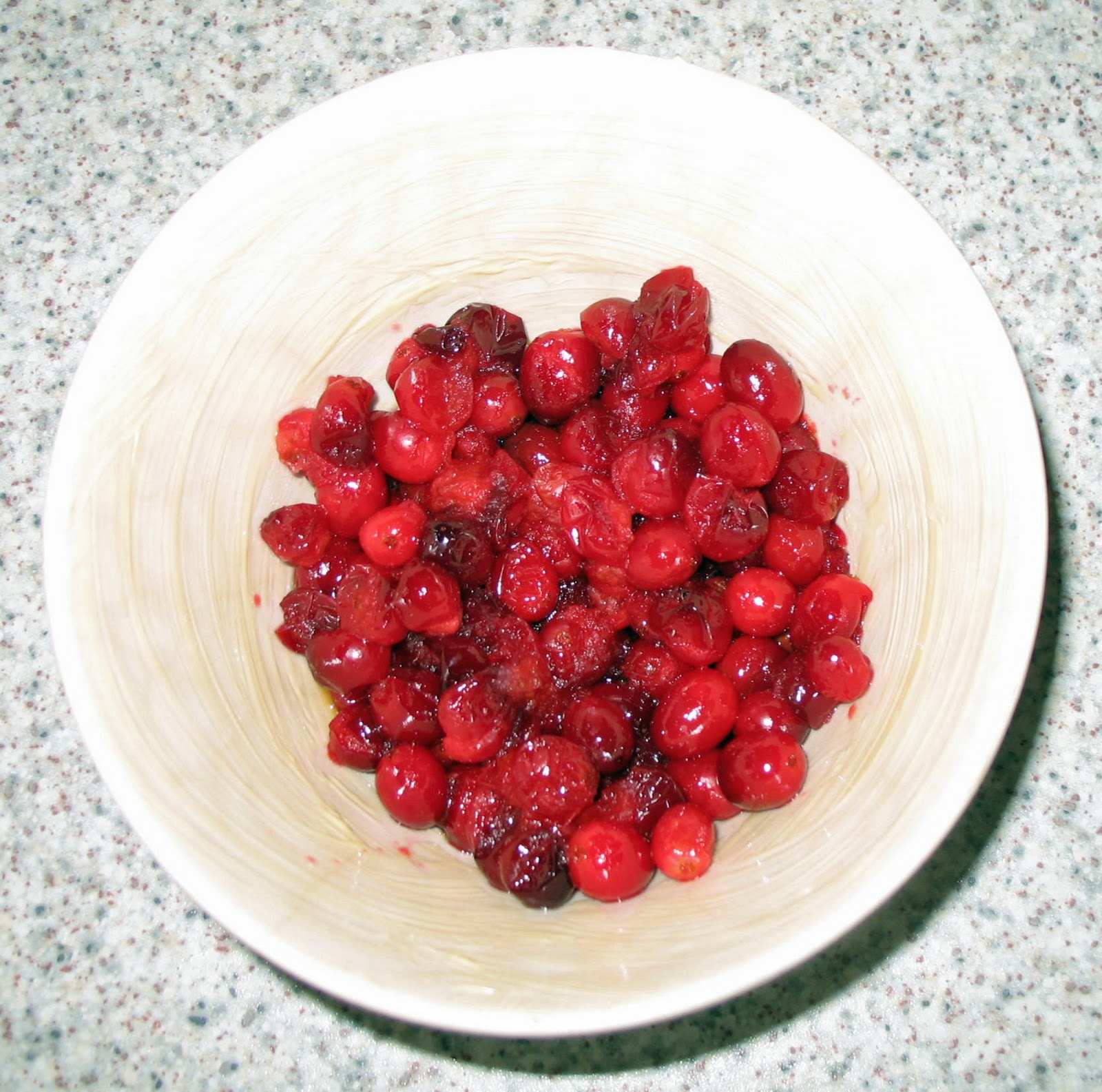 The Happy Housewife: Steamed sponge pudding : with cranberries and orange