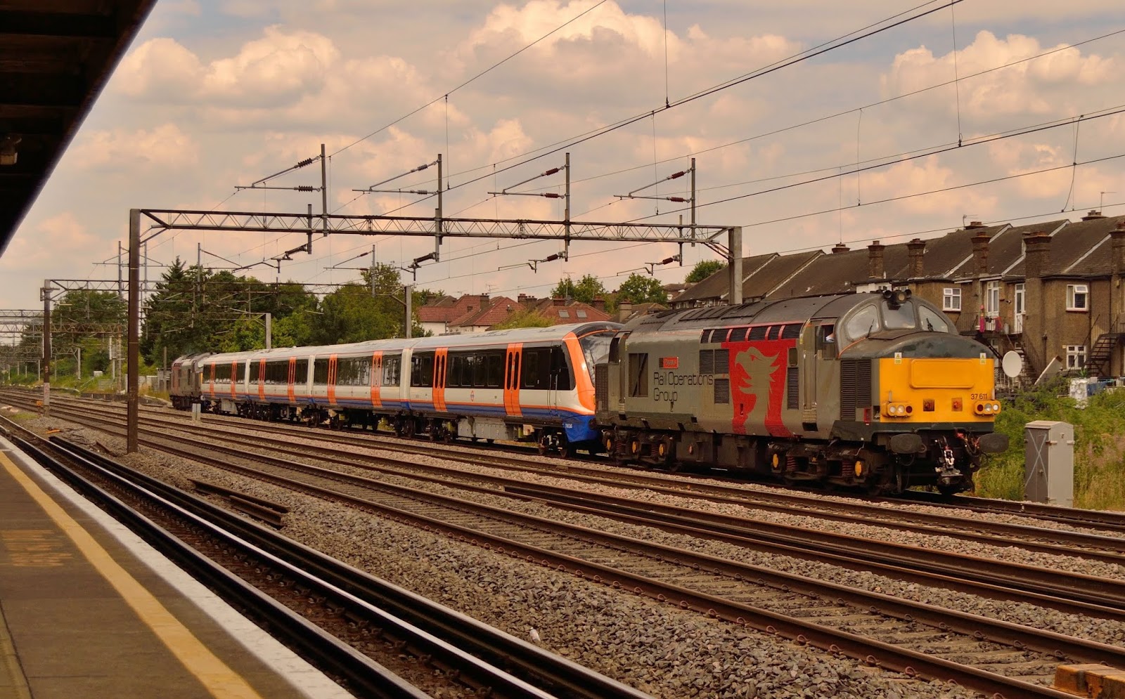 LA PASSION DU TRAIN: Au Royaume Uni sur la West Coast Main Line.