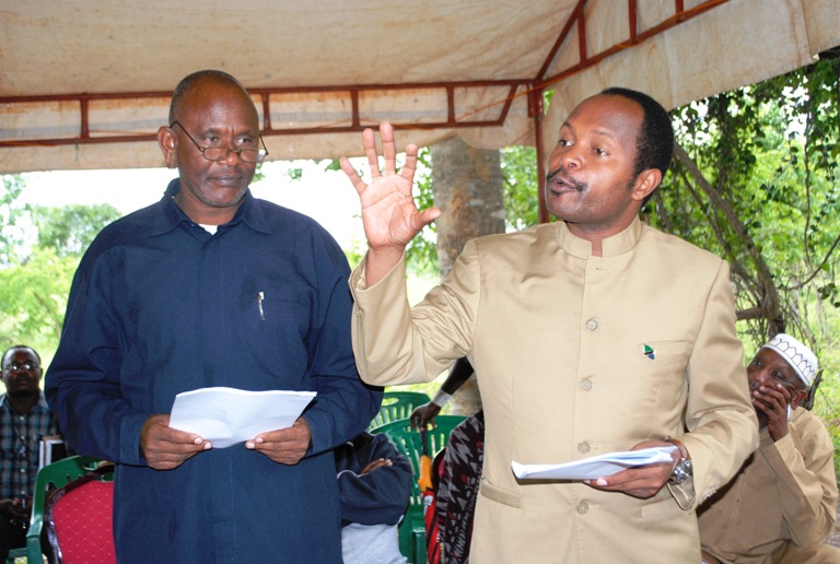 ZIARAYA WAZIRI WA MAENDELEO YA MIFUGO NA UVUVI DK DAVID MATHAYO DAVID ...