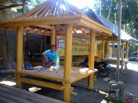 Berugak Kayu Gunung Sari, Rambah Pasar Nusantara dan Mancanegara ...