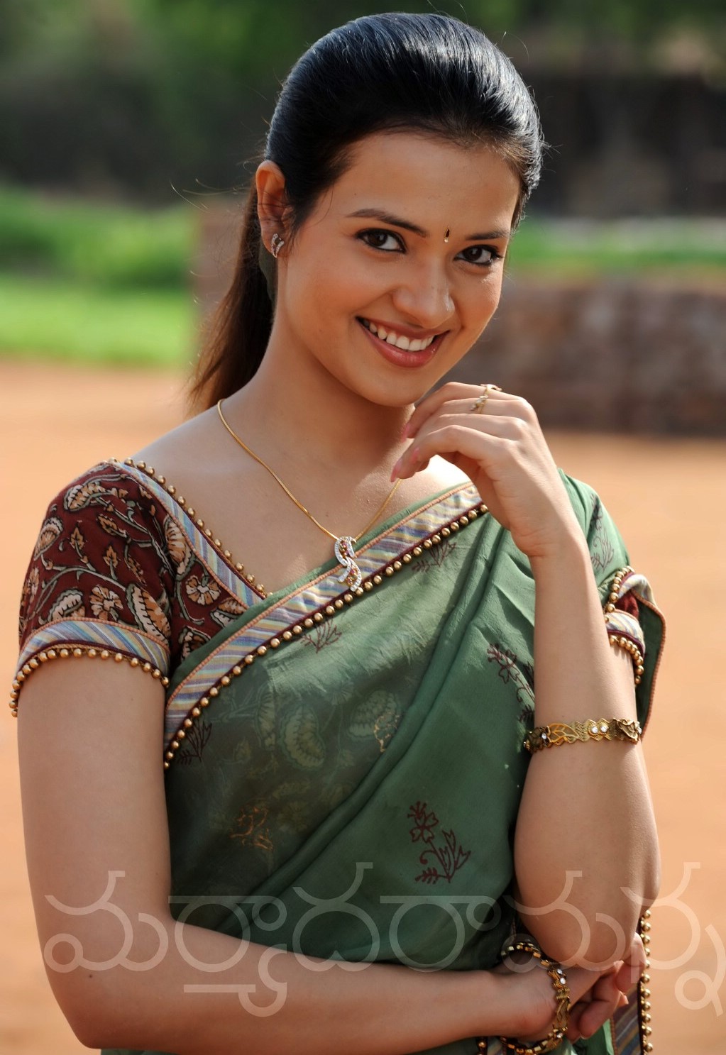 Best South Actors Photos: Saloni