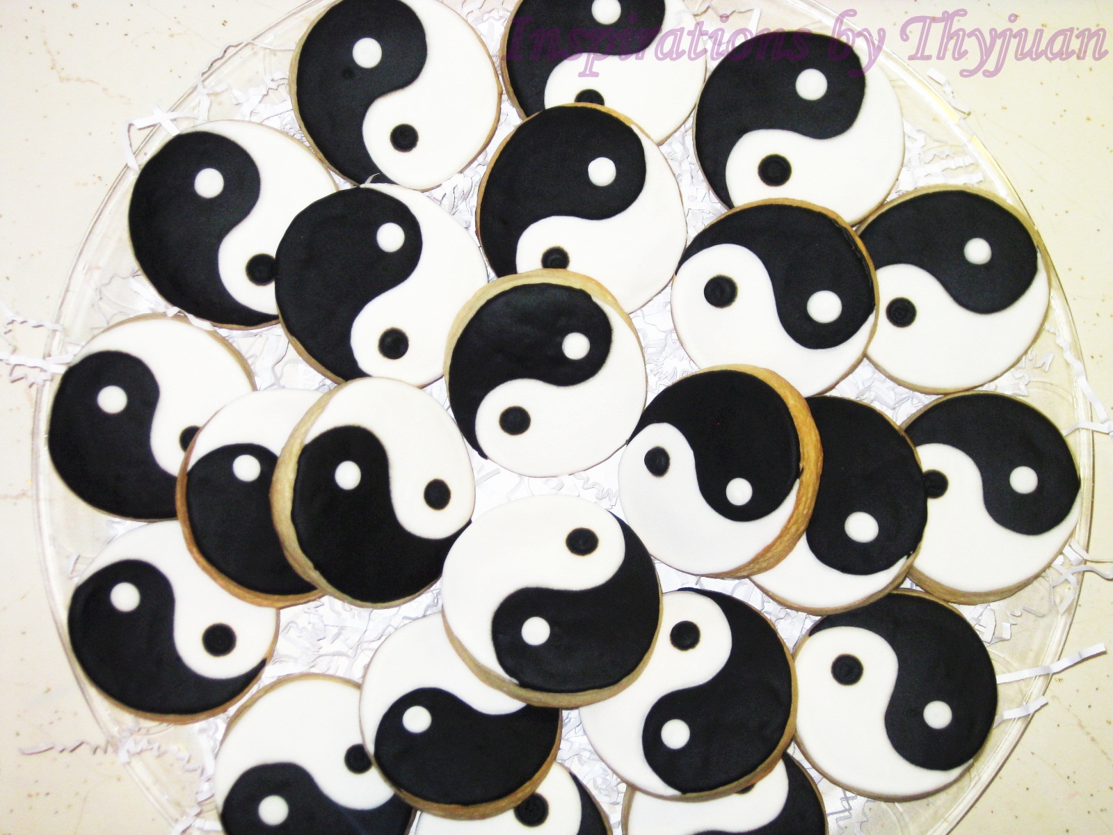 Inspirations by Thyjuan LLC.: Yin-Yang Cookies