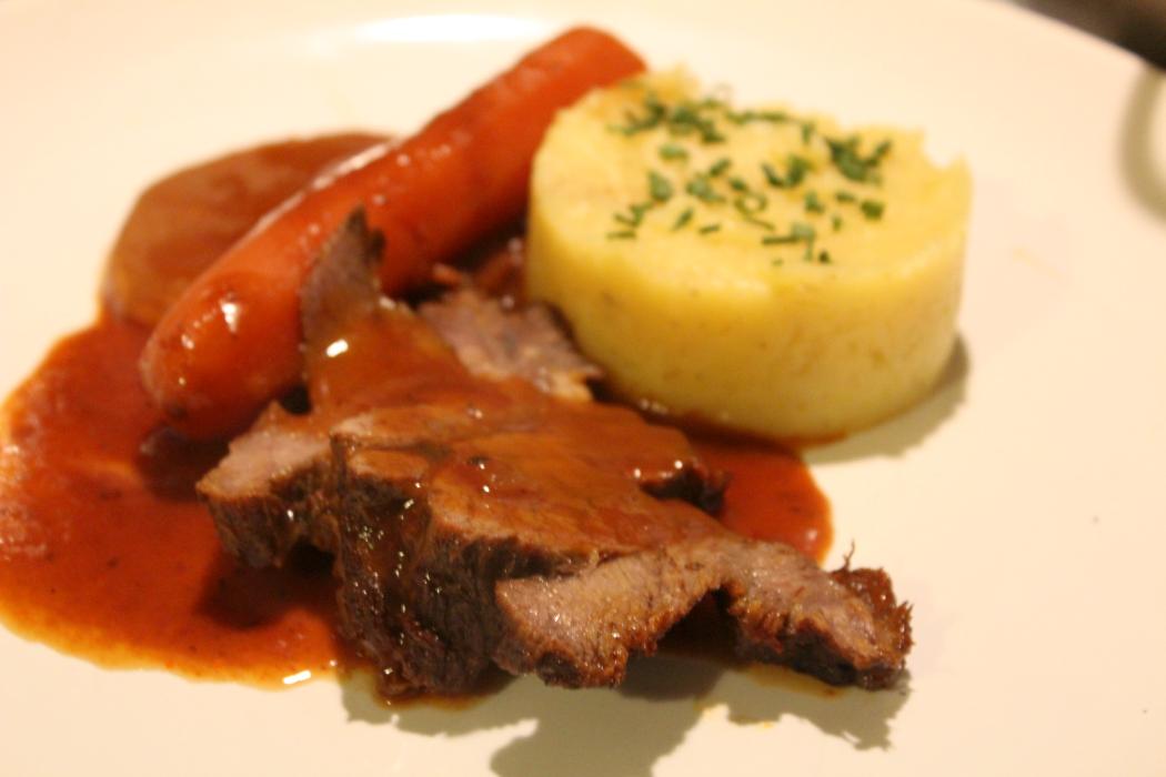 Rindernacken geschmort – günstiger Rinderbraten – glatzkoch.de