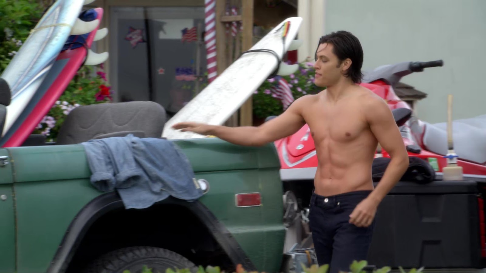 ausCAPS: Blair Redford shirtless in 90210 3-01 "Senior Year, Baby"