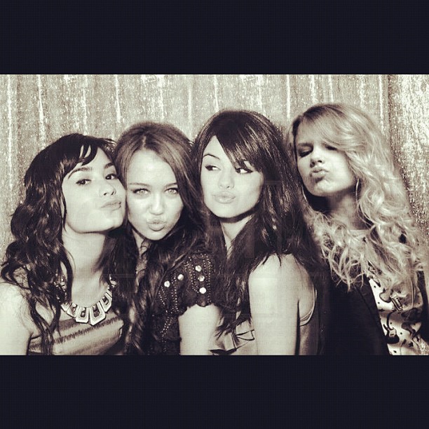 Minhas Fotos Favoritas: Demi Lovato, Miley Cyrus, Selena Gomez e Taylor ...