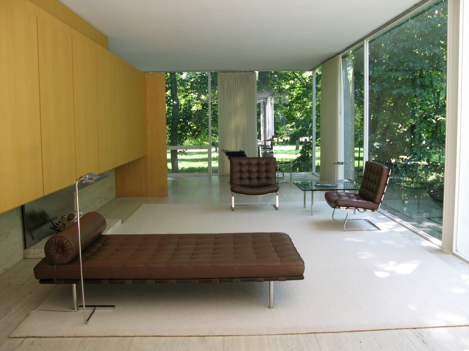 AARBORETUM: Farnsworth House: Part II (interior)