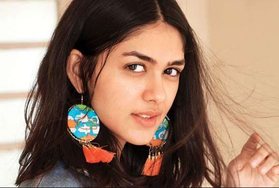 Super 30 Movie Actress Mrunal Thakur Images, Wallpapers