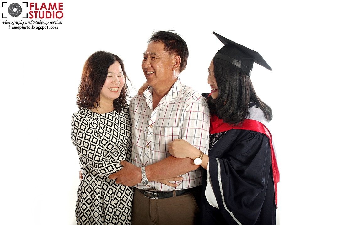 Flame Graduation Photography Studio: Graduation Convocation Family ...