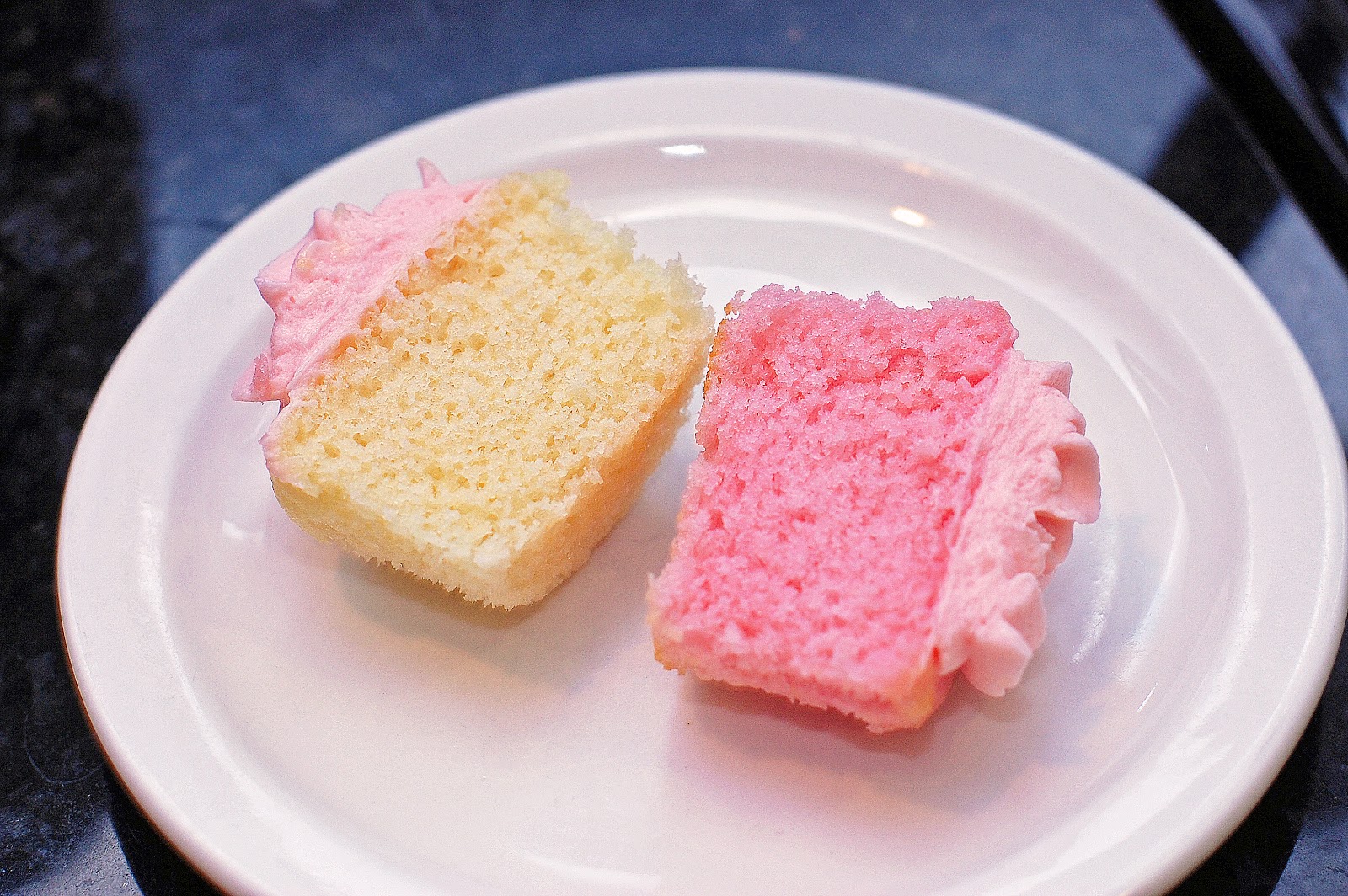 In Michelle's Kitchen: Simple White (or Pink) "Easy as Cake Mix" Cupcakes